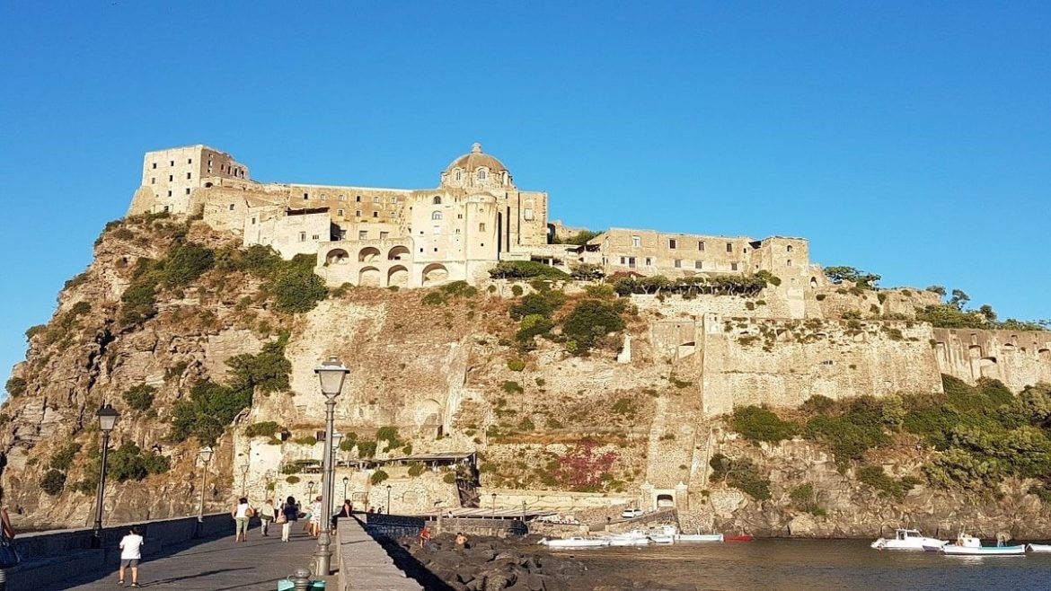 Castello Aragonese Di Ischia: Le Leggende Raccontate